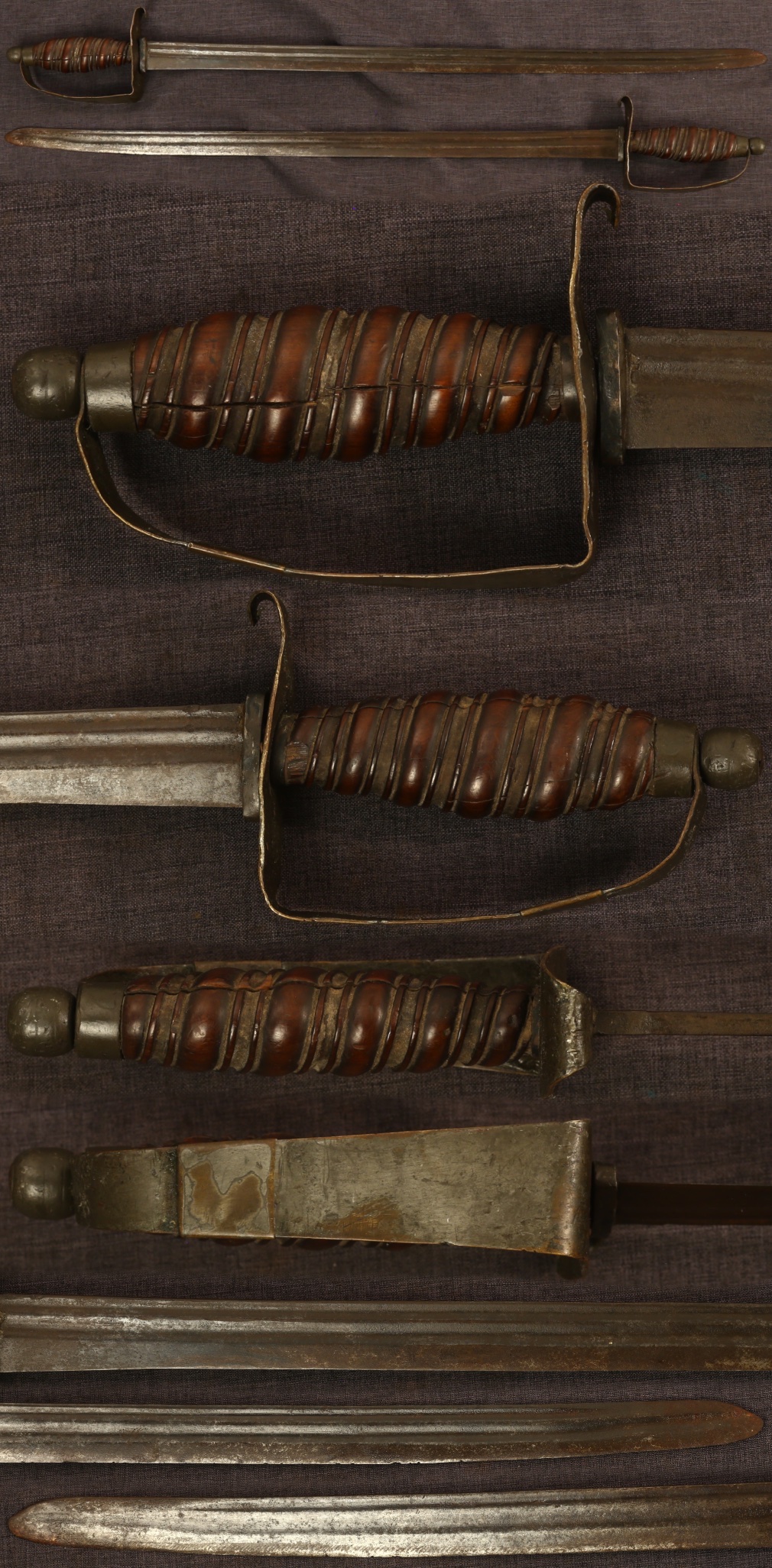 C1750 American infantry hanger with nice spiral grip (23-1/2" blade)